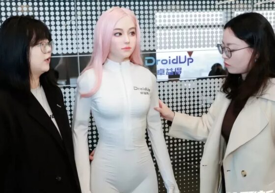 Sıcak Ciltli, Mikro İfade Yapan Robot Moya Tanıtıldı - Techolay